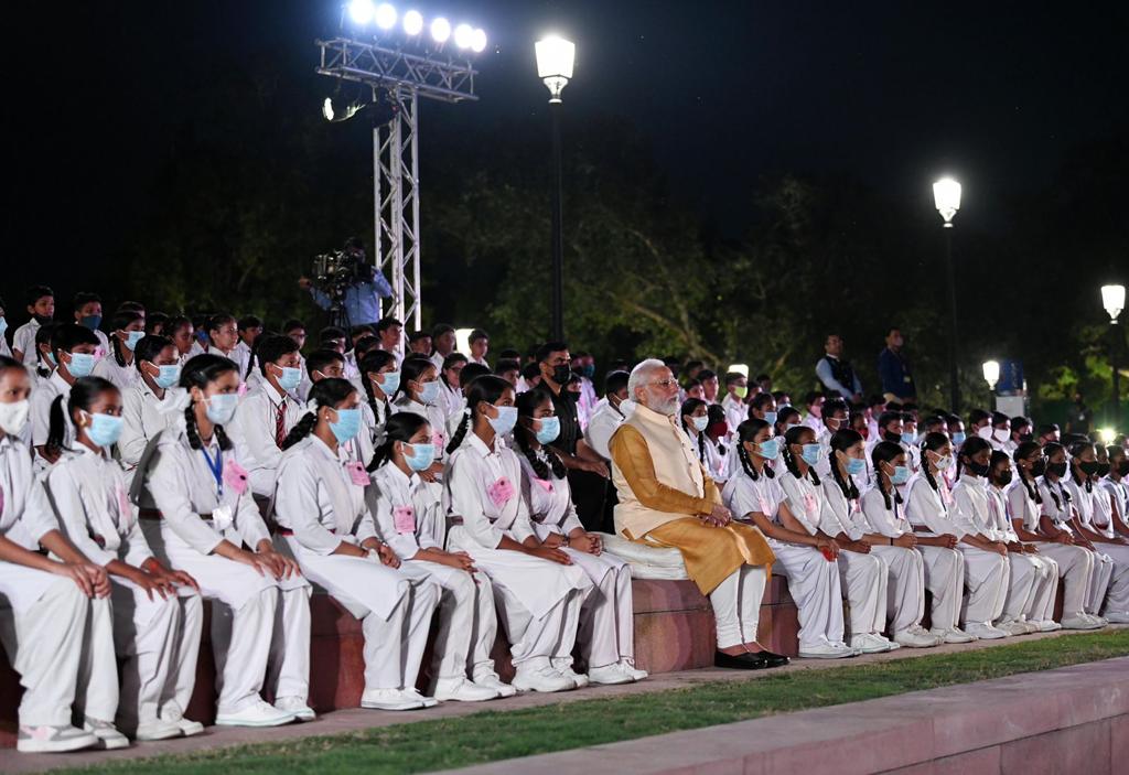 The iconic Kartavya Path and Netaji statue in 33 stunning images ...