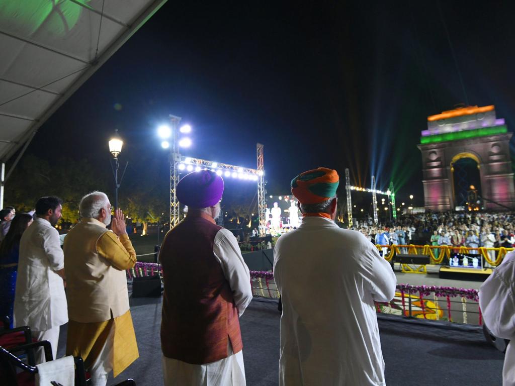 The iconic Kartavya Path and Netaji statue in 33 stunning images ...