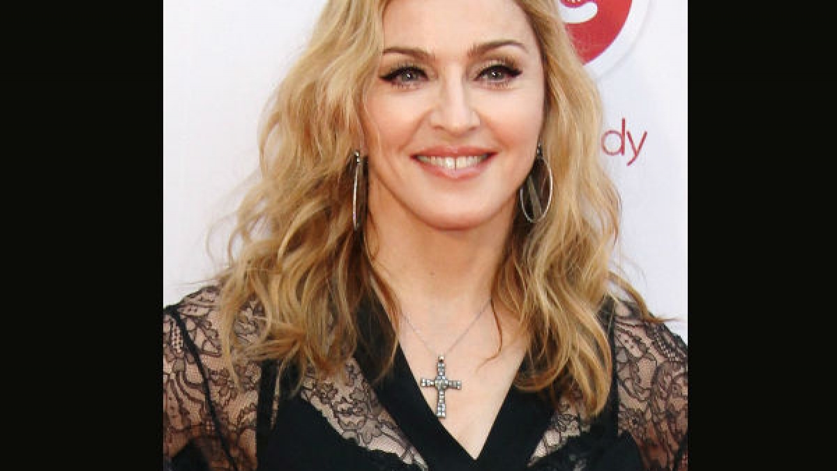 I was raped at knife-point, says Madonna - Oneindia News