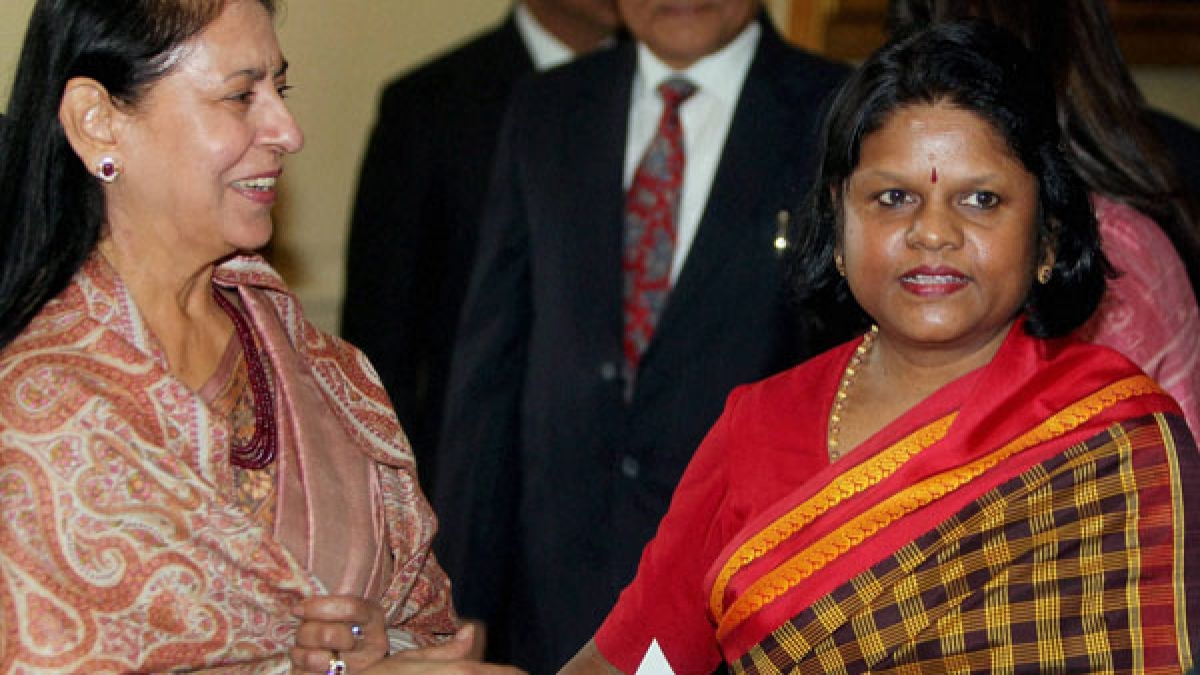Pics: Sushma Singh sworn in as new CIC - Oneindia News