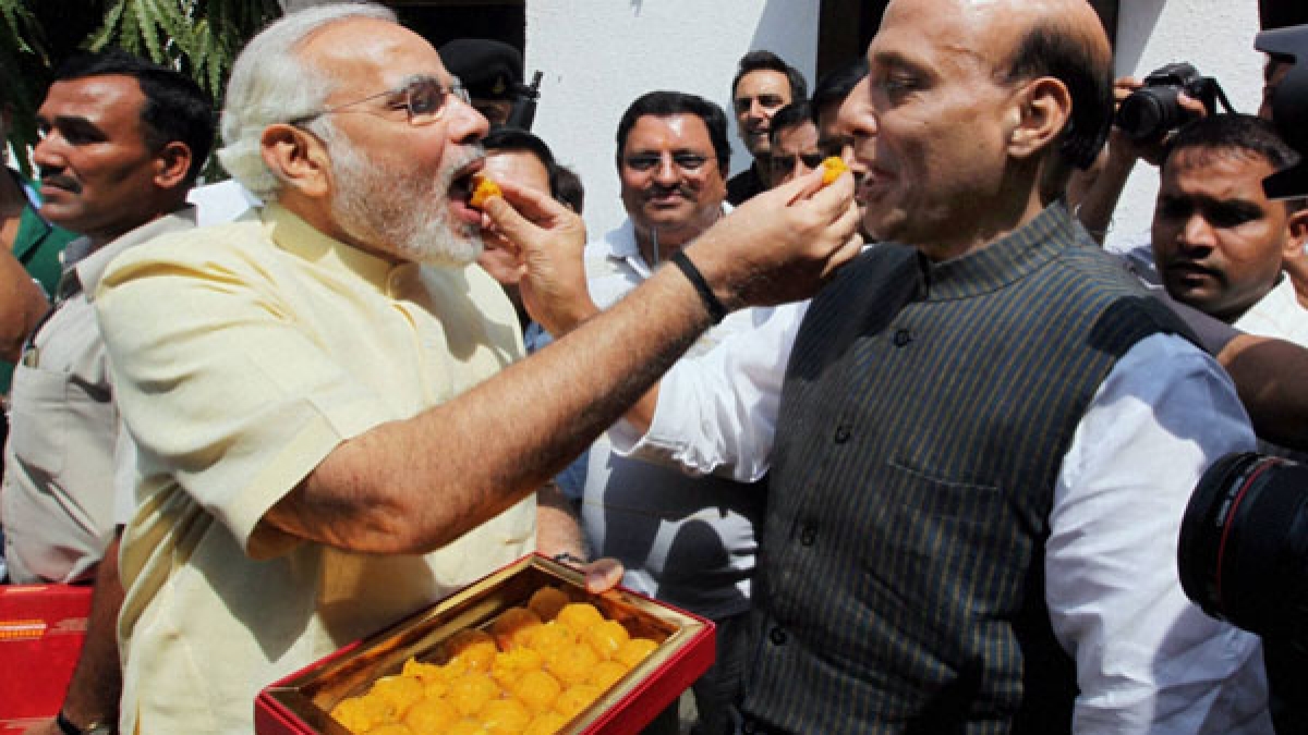 Women empowerment over 'chai': Narendra Modi - Oneindia News