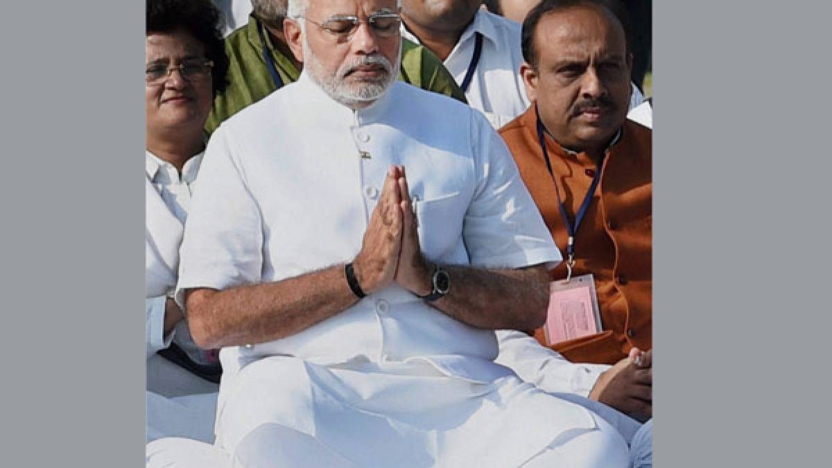 Our prayers with crashed Malaysian plane victims: Modi - Oneindia News