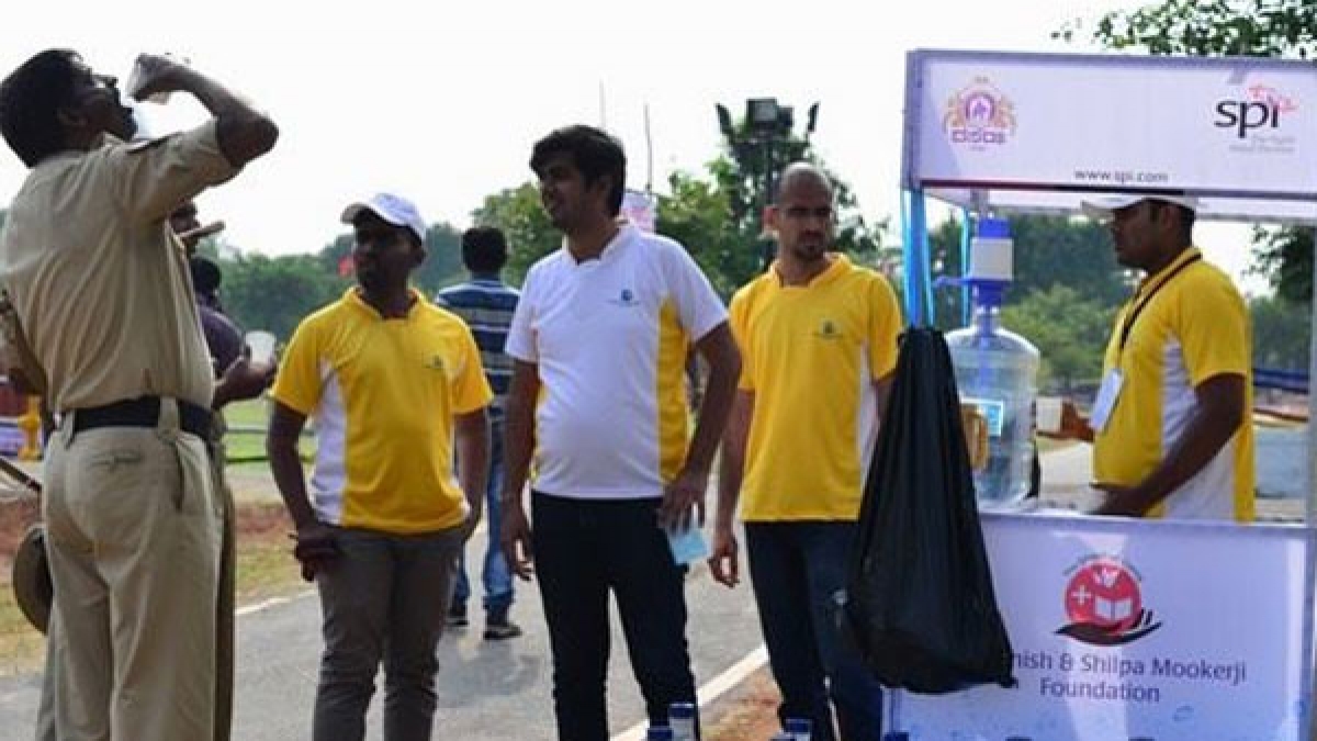 Mysore Dussehra Special: SPI techies snub blazing Sun to help thirsty ...