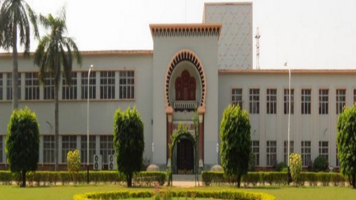 AMU Library controversy: VC gives girl students access to Maulana Azad ...