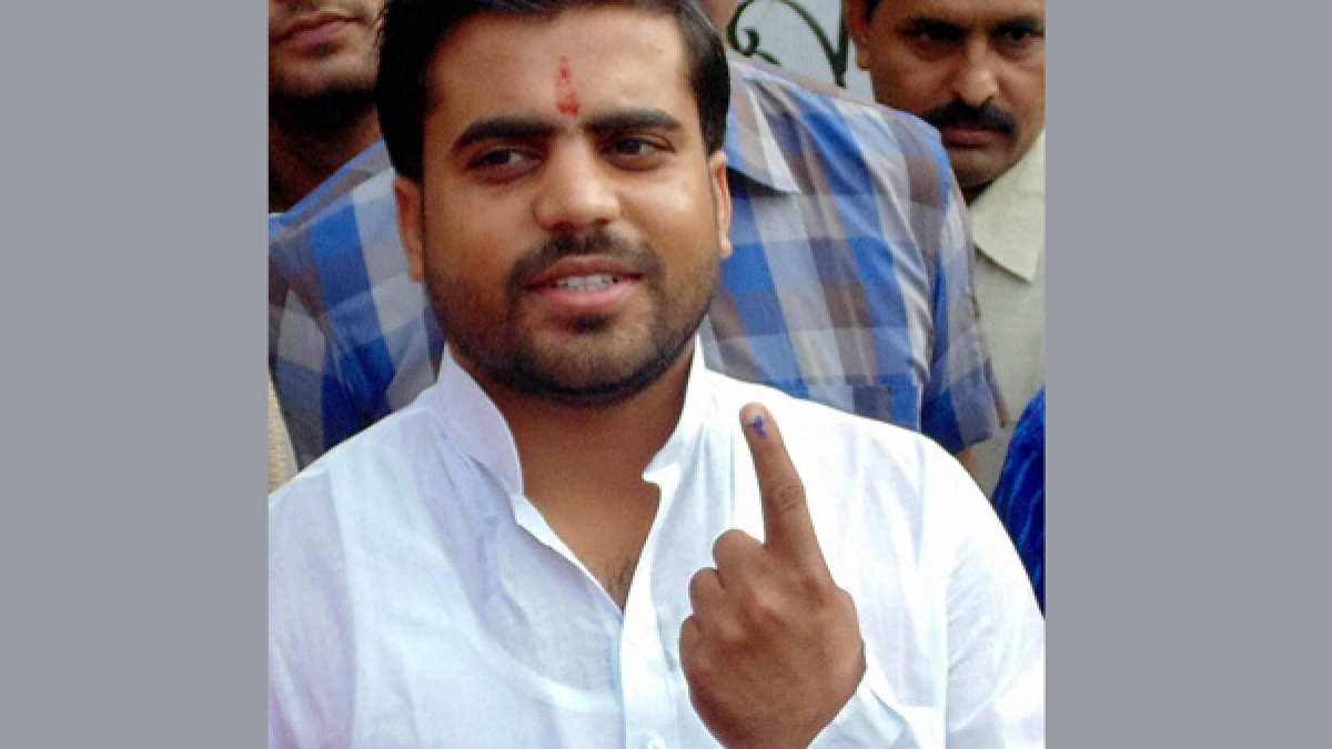 Don't link politics with personal life: Tej Pratap Singh - Oneindia News