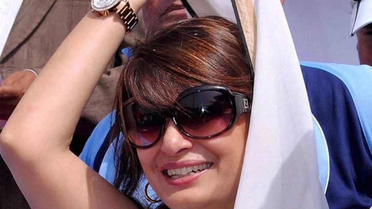 Sunanda Pushkar murder case: Call records arrive - Oneindia News