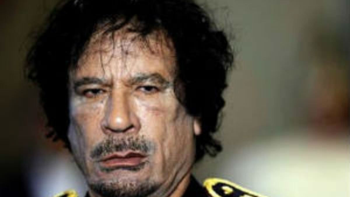 Gruesome Video: Gaddafi's last moment revealed - Oneindia News