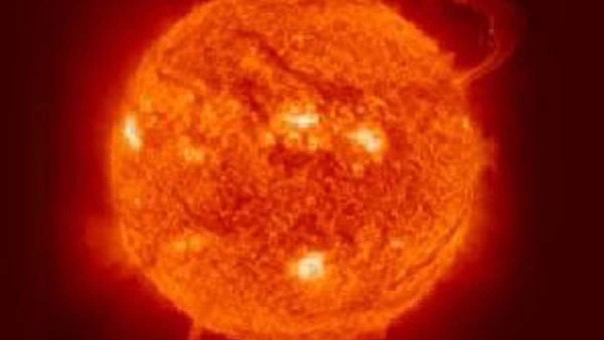 Sun may produce dangerous superflares, affecting Earth - Oneindia News