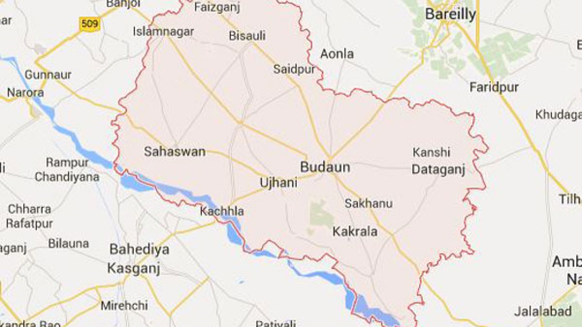 Girl killed as earth caves in at UP - Oneindia News