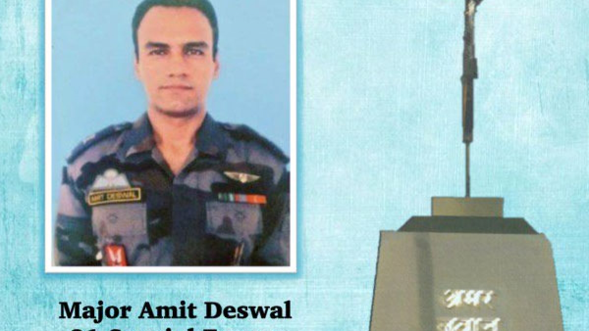 Nation pays tribute to Major Amit Deswal martyred in operation in ...
