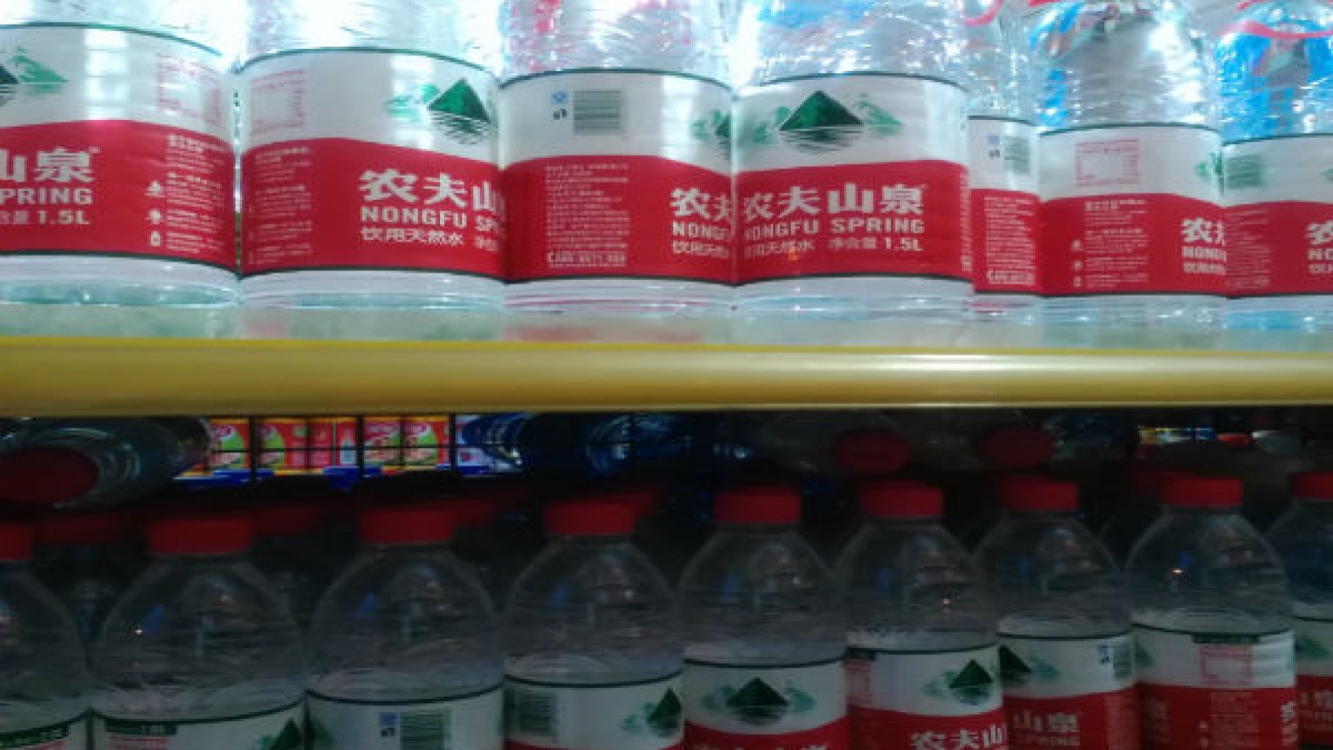 China begins to transport water from Tibet by charter trains - Oneindia ...