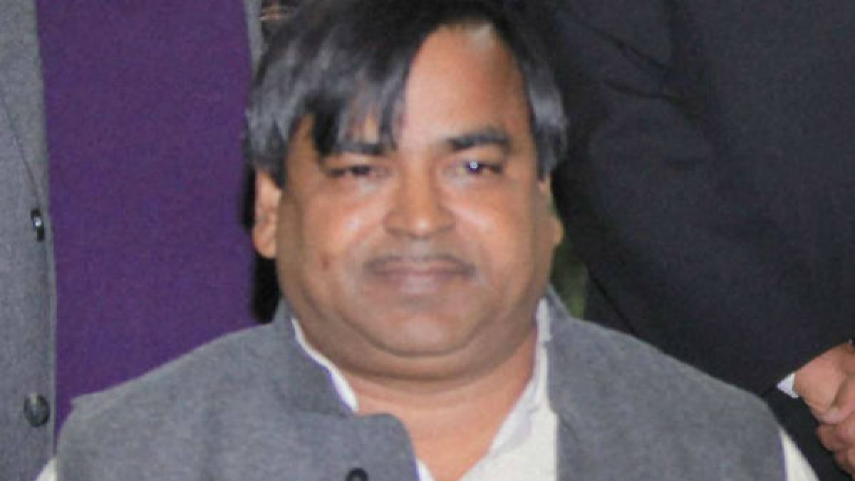 Prajapati granted bail by POSCO court in rape case - Oneindia News