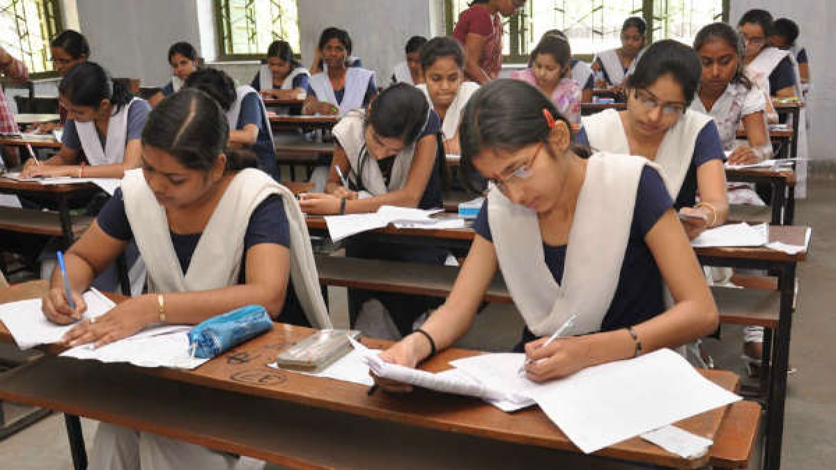 CBSE Class 10 pass mark criteria changed, check here - Oneindia News