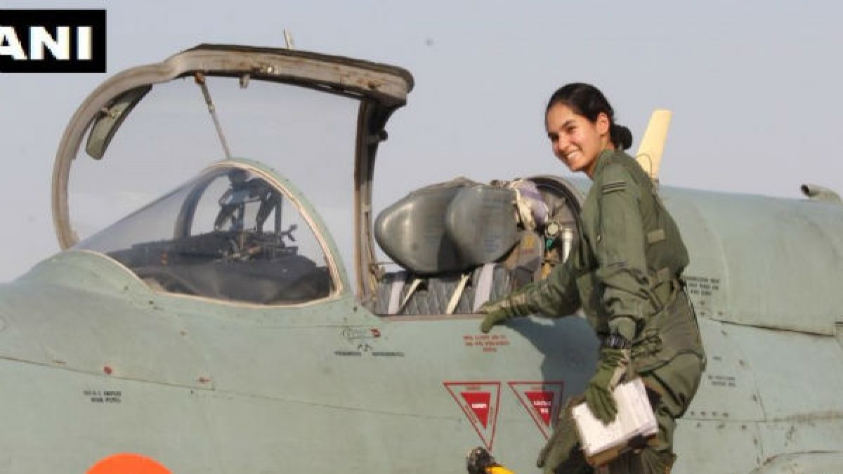 Avani Chaturvedi becomes first Indian woman to fly fighter aircraft ...