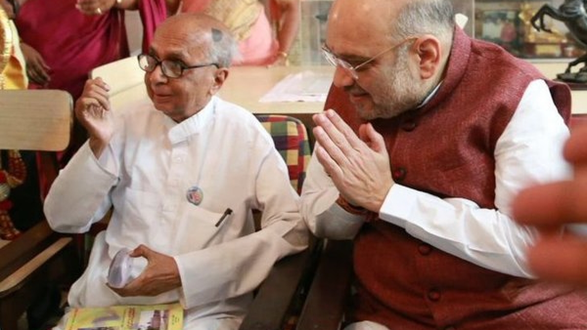 Amit Shah meets historian Chidananda Murthy in Bengaluru - Oneindia News