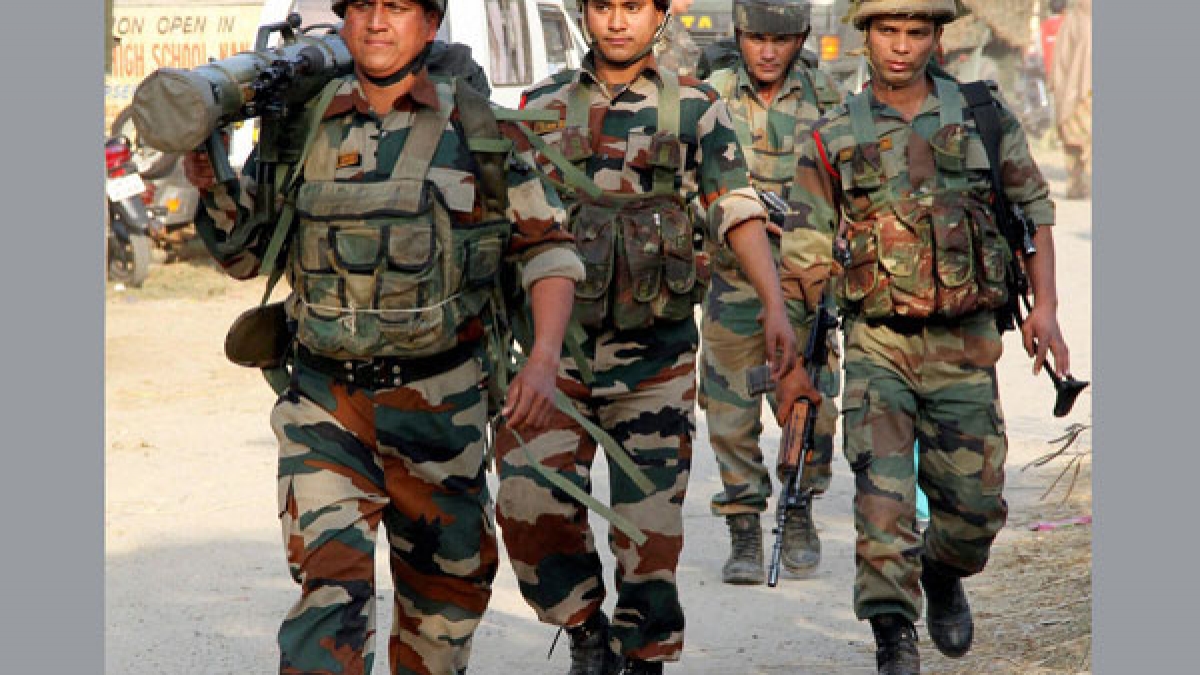 Army jawans and JCOs to be given quality sport shoes to save their feet ...