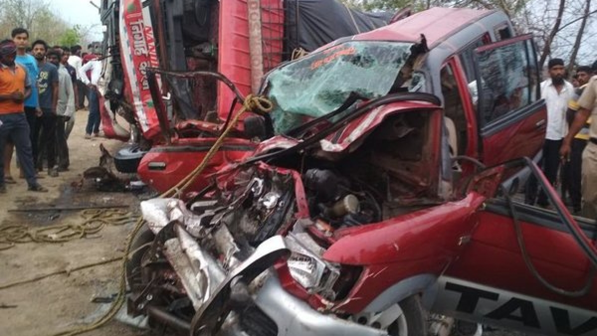 10 dead, 3 injured in accident in Yavatmal - Oneindia News