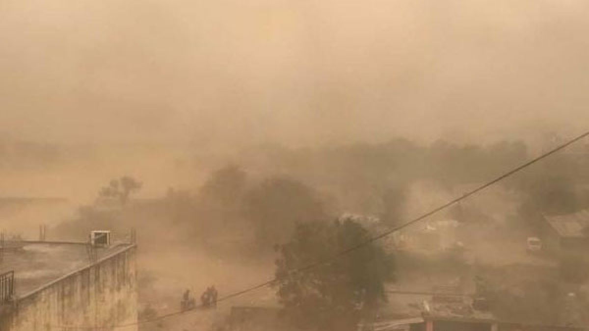 Uttar Pradesh: 26 people killed in dust storms, lightning strikes ...