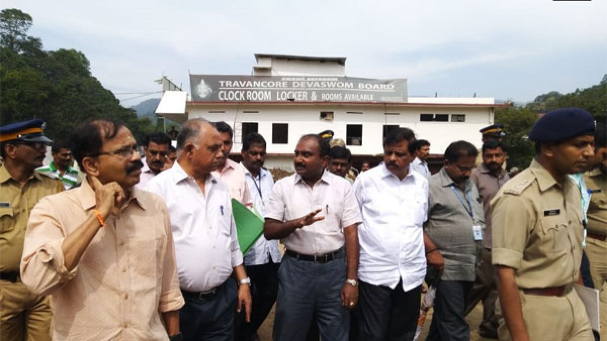 Kerala Human Rights Commission members in Pamba - Oneindia News