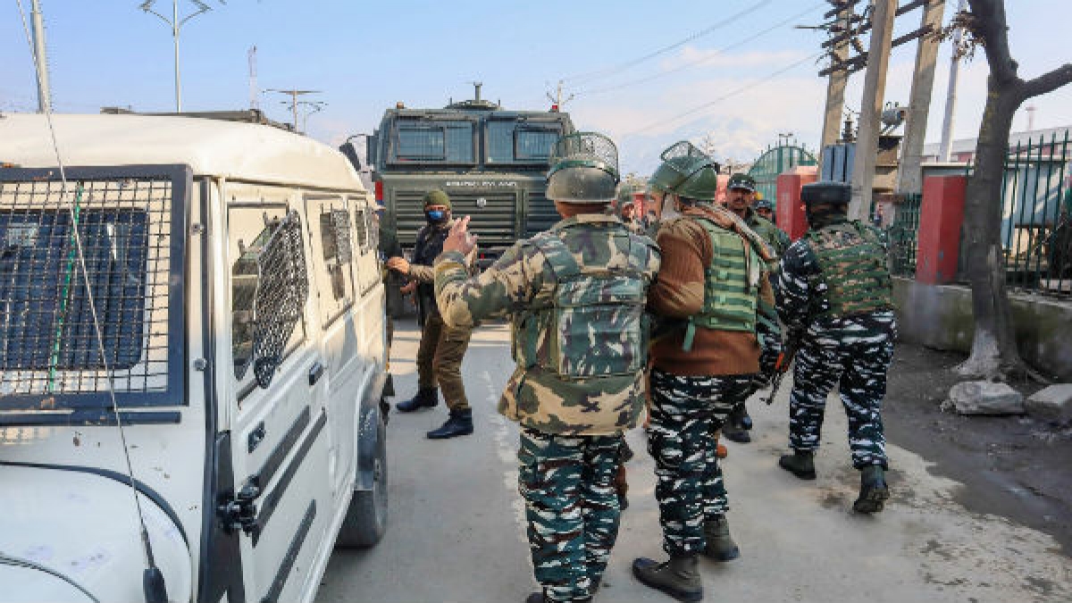 CRPF gets 40k bullet proof jackets, 170 armoured troop carriers ...