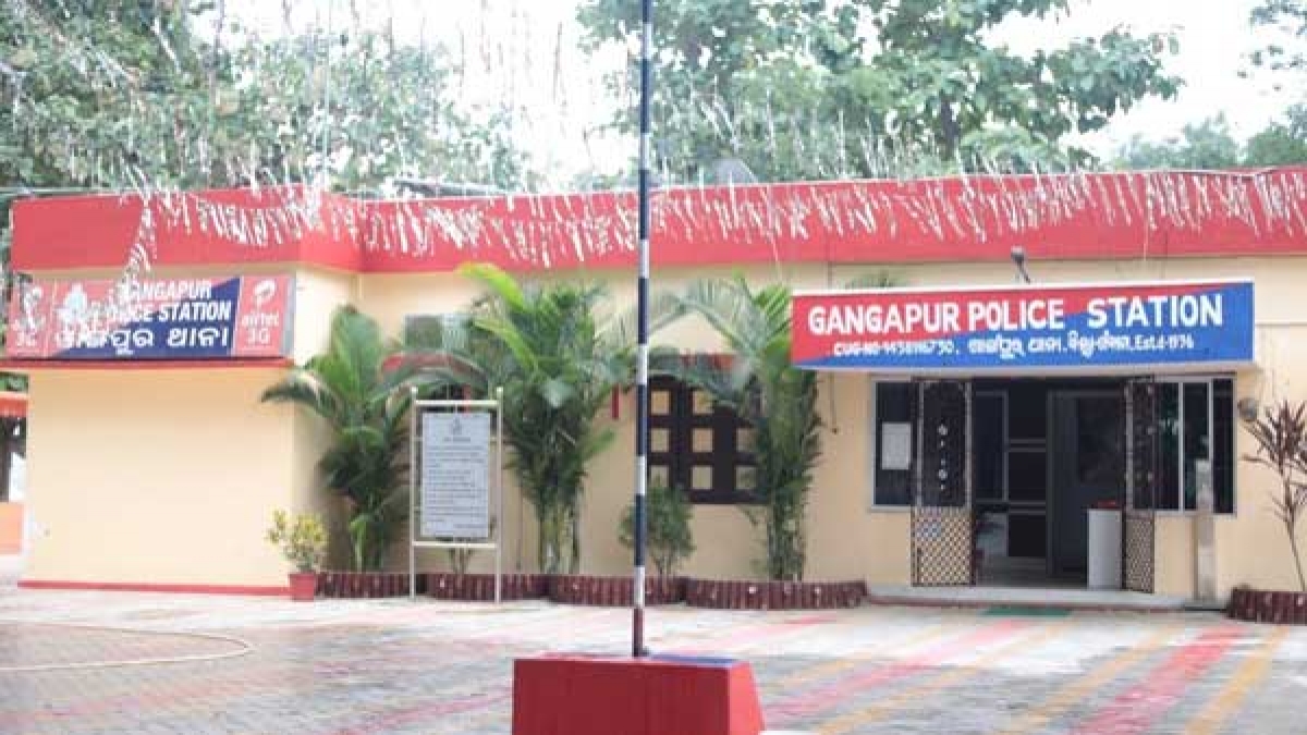 This is the second best police station in the country - Oneindia News