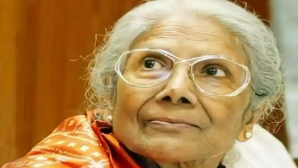 Bengali singing legend Sandhya Mukherjee passes away: PM Modi, Mamata ...
