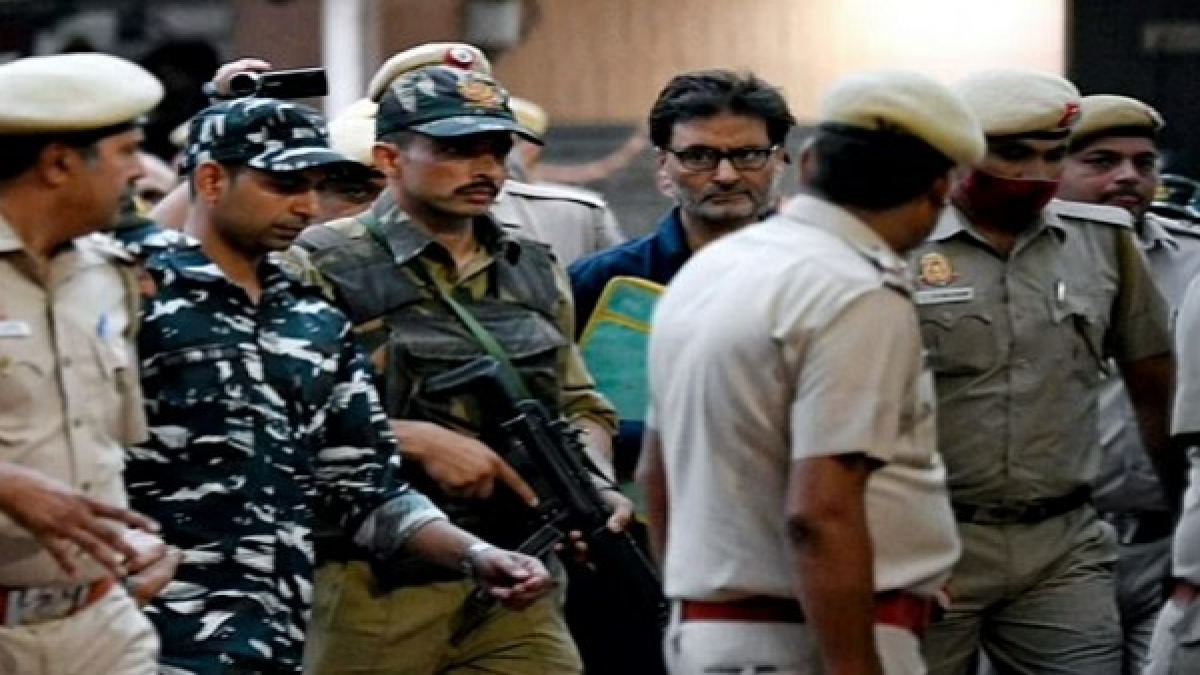 TADA court orders Yasin Malik's physical presence in 1989 kidnapping case - Oneindia News