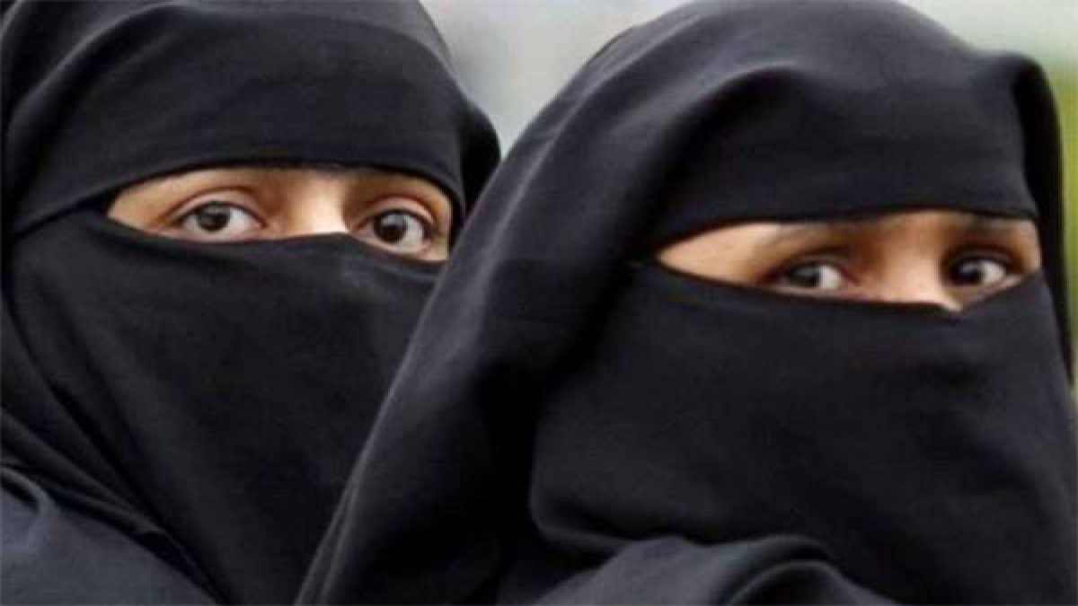5-judge Bench to hear Nikah Halala case - Oneindia News