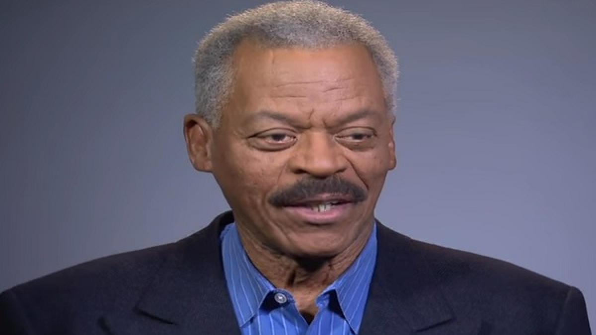 Bernard Shaw, CNN's 1st chief anchor, dies at 82 - Oneindia News