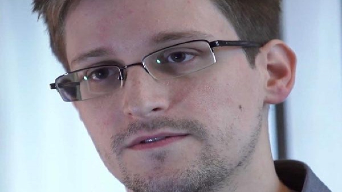 US whistleblower Edward Snowden gets Russian passport after vowing his ...