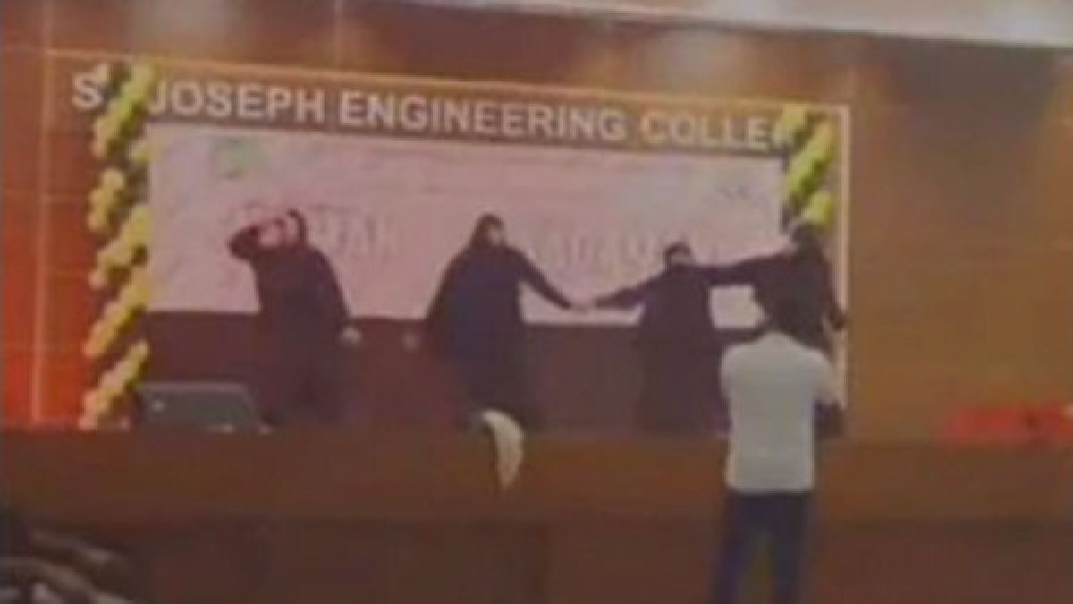 Fact Check: These girls dancing in a college in a burqa are Muslims and ...
