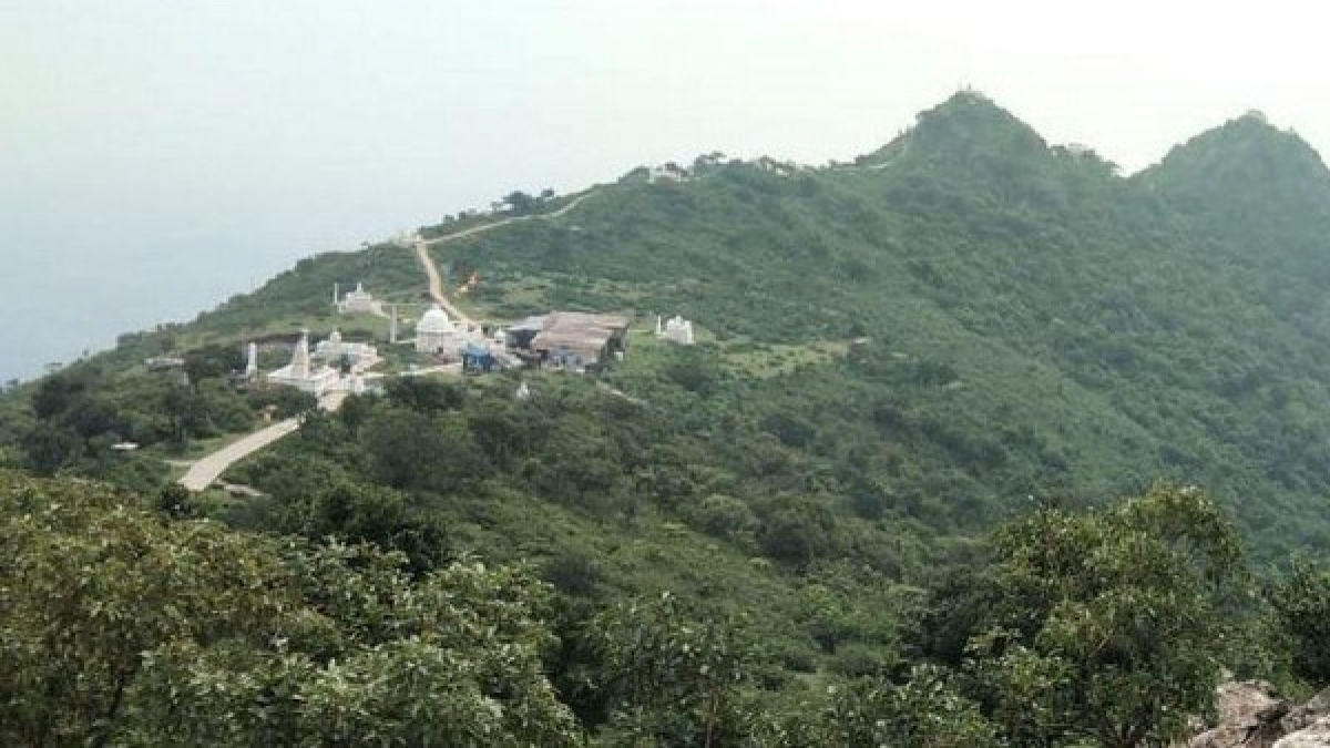 Centre, J'khand govt decide not to convert Jain site Sammed Shikharji ...