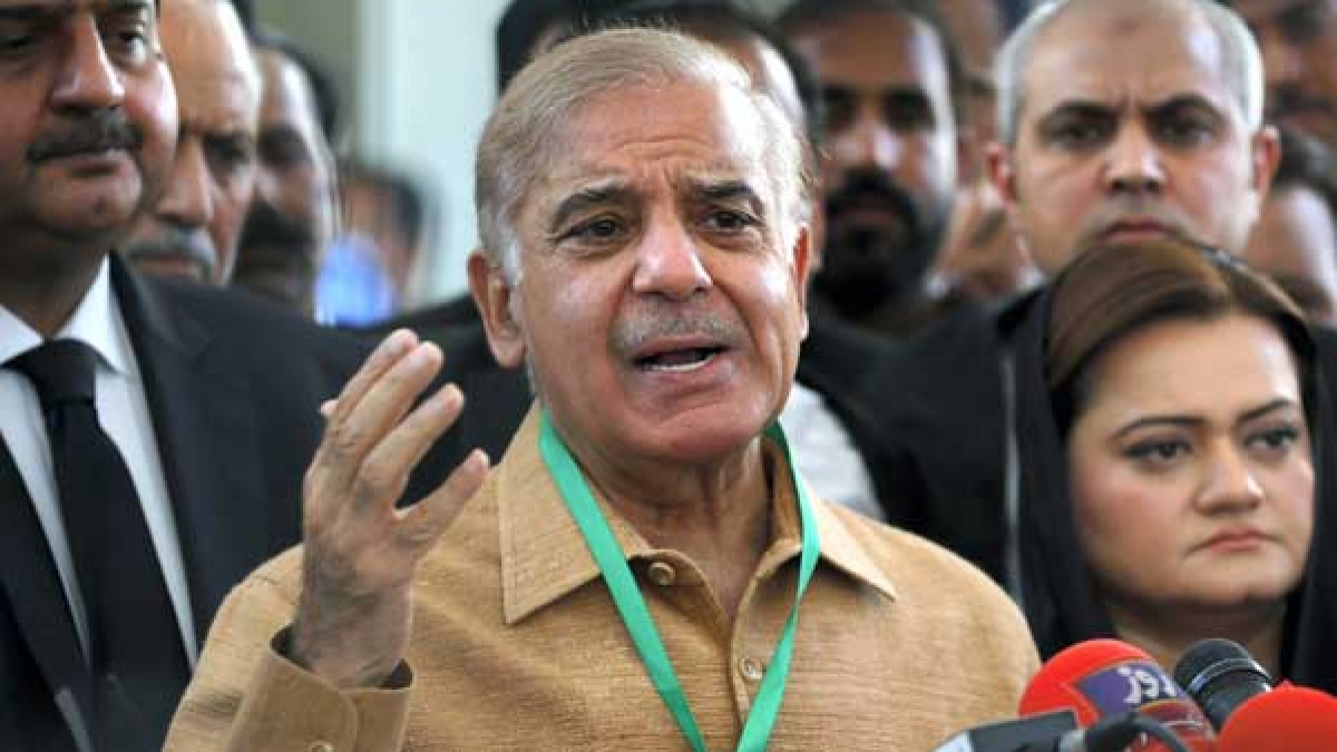 Pak PM Shahbaz Sharif comes out as a babe in politics as he dares talk ...