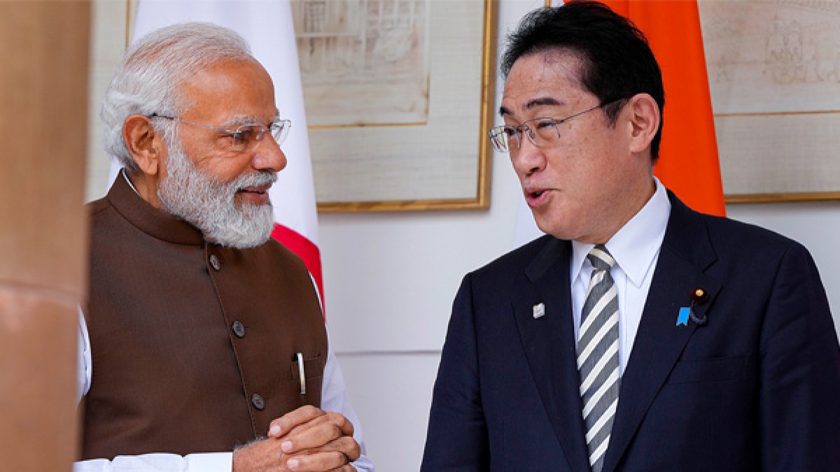 Japanese PM Kishida invites PM Modi to G7 Hiroshima summit - Oneindia News