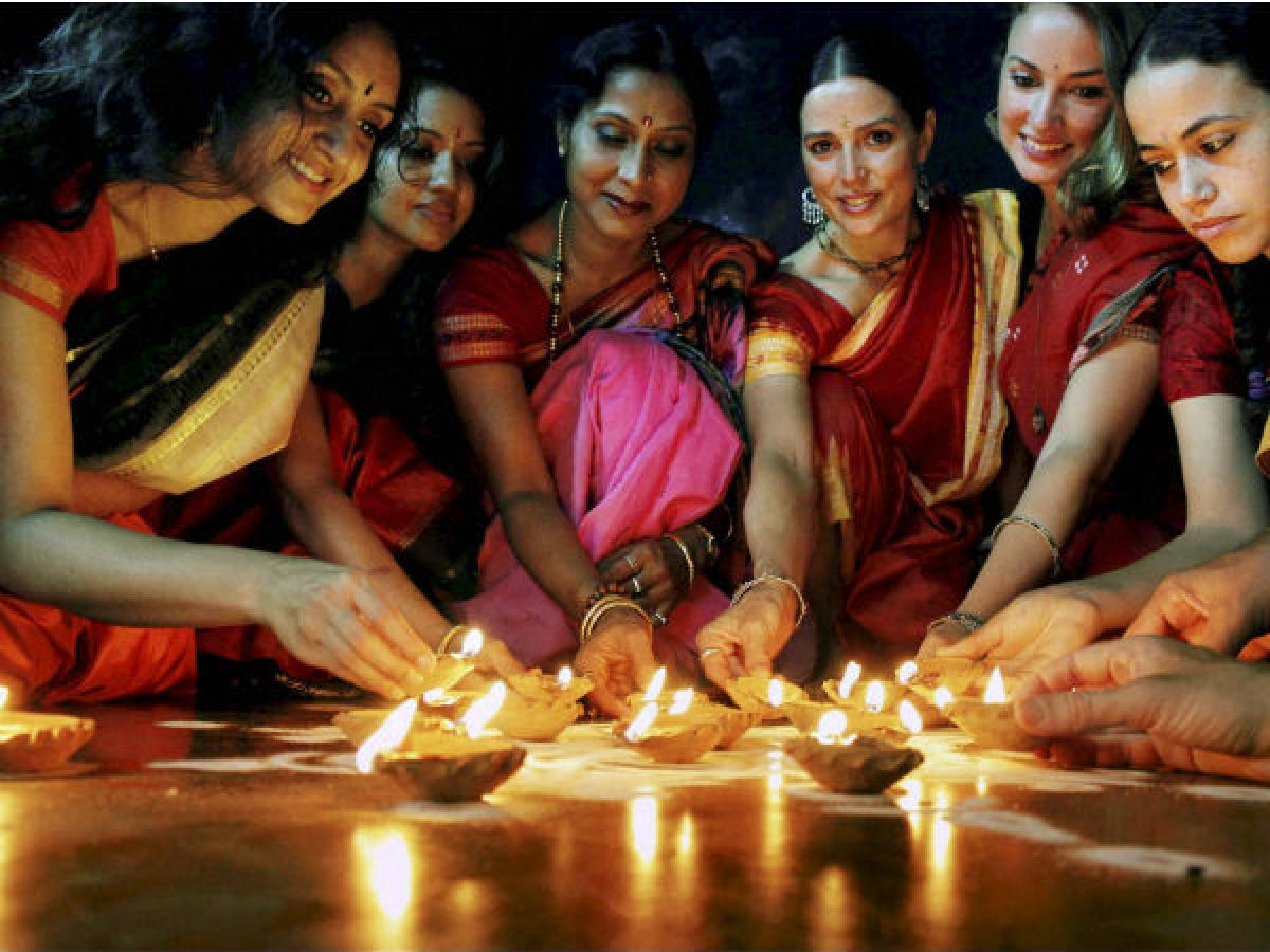 In pictures: Nation celebrates Diwali - Oneindia News