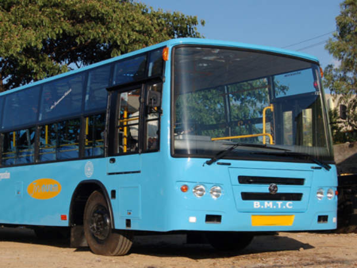 BMTC to deliver 20,000 student bus passes at doorstep - Oneindia News
