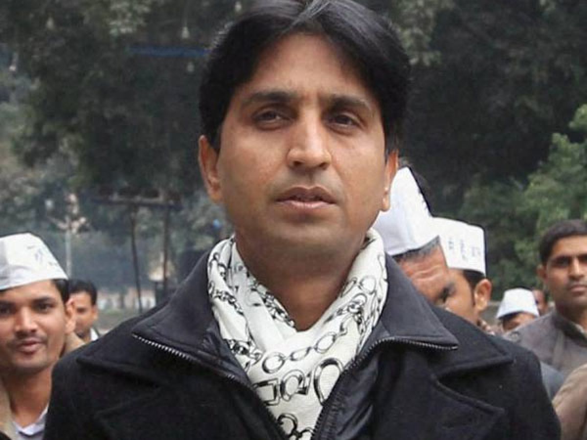 Kumar Vishwas- The charges he faces - Oneindia News