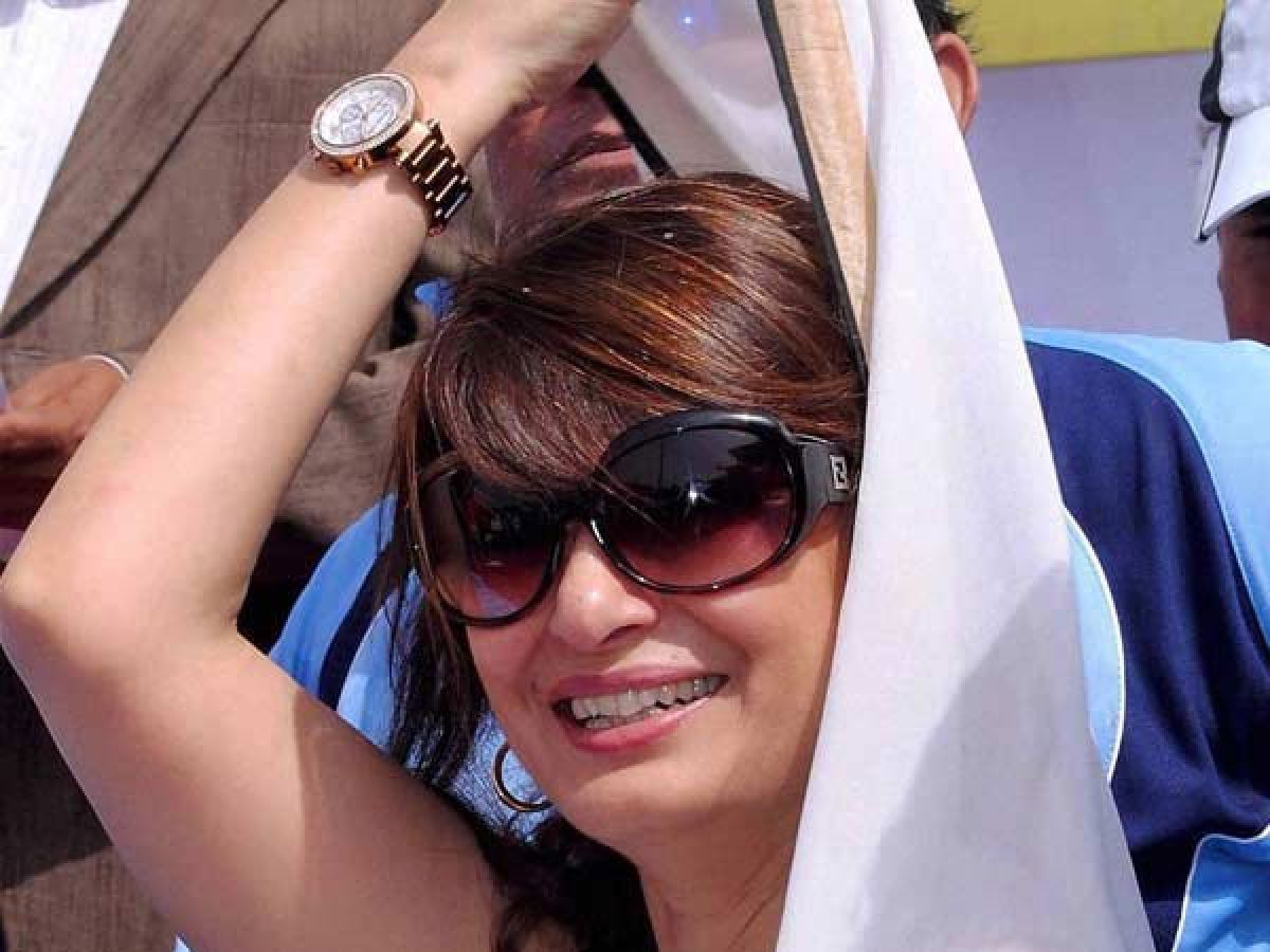 Sunanda Pushkar murder case: Call records arrive - Oneindia News