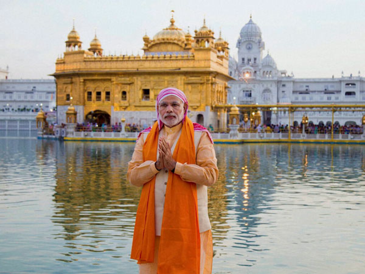 Among hundreds of devotees, Modi offers prayers at Golden Temple ...