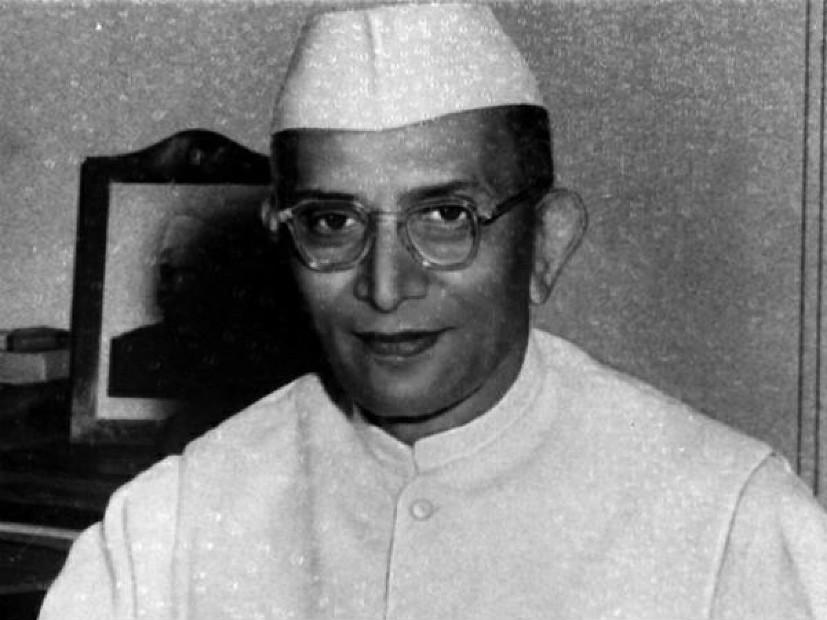 PM Modi pays tribute to former prime minister Morarji Desai - Oneindia News