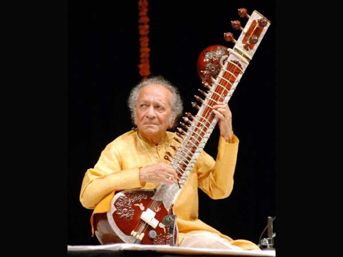 Google doodle on Pt Ravi Shankar on his 96 birth anniv - Oneindia News