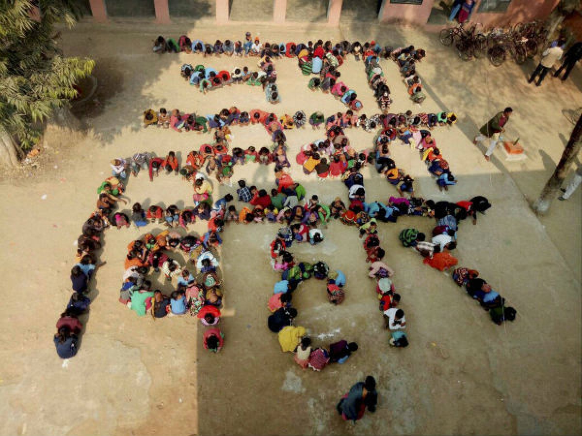 In Pics: Human Chain formed in Bihar’s pro-prohibition drive - Oneindia ...