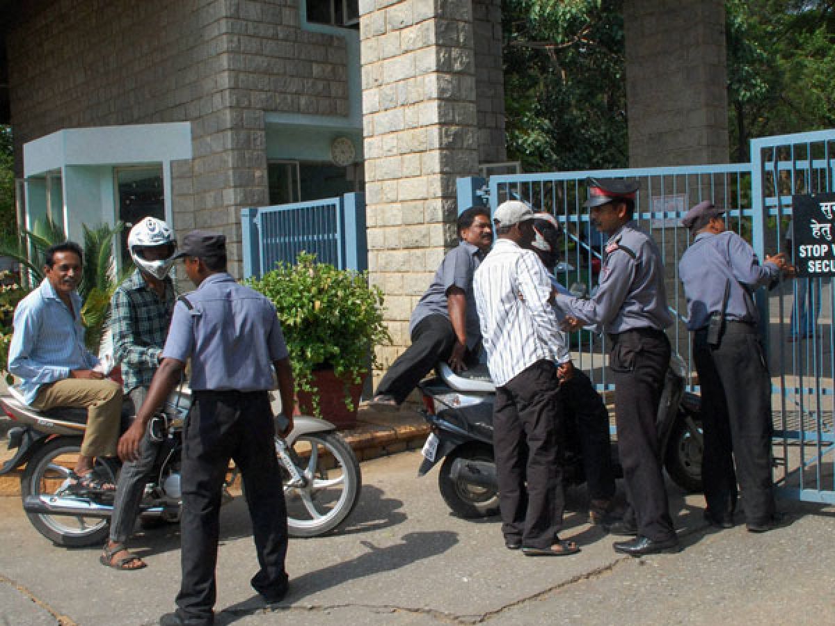 G Raghuram appointed head IIM-B - Oneindia News