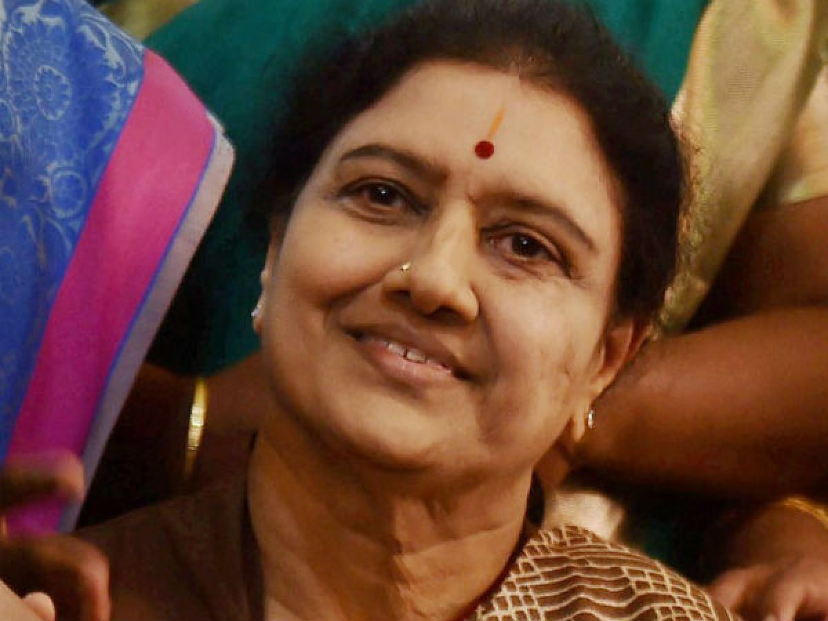 Sasikala vows to carry forward Amma's legacy - Oneindia News