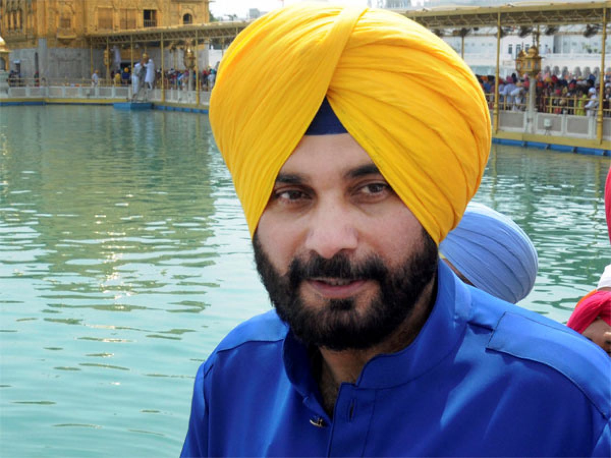 For Navjot Sidhu, the show can go on - Oneindia News