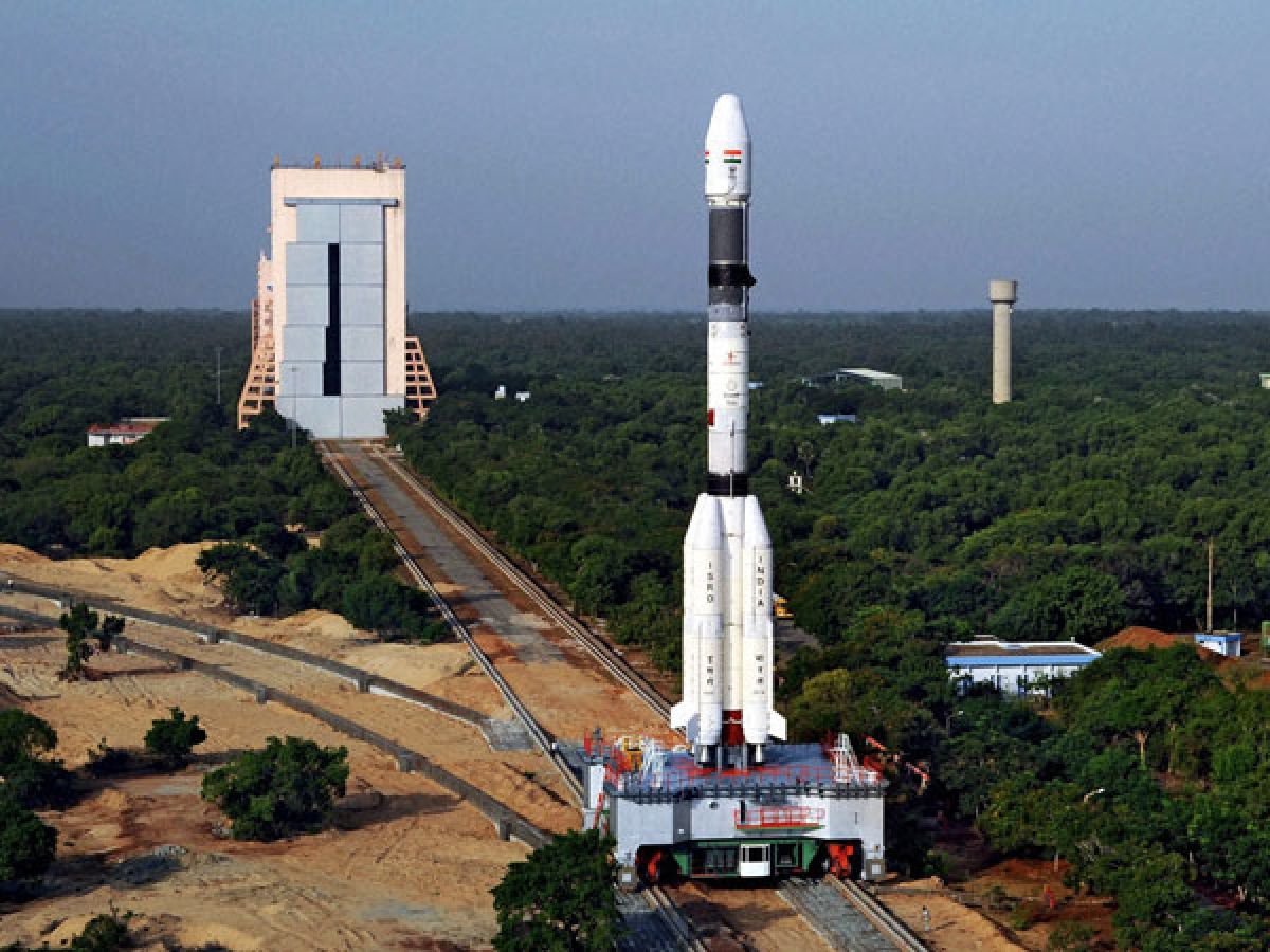 ISRO to test rocket that could launch Indians into space - Oneindia News