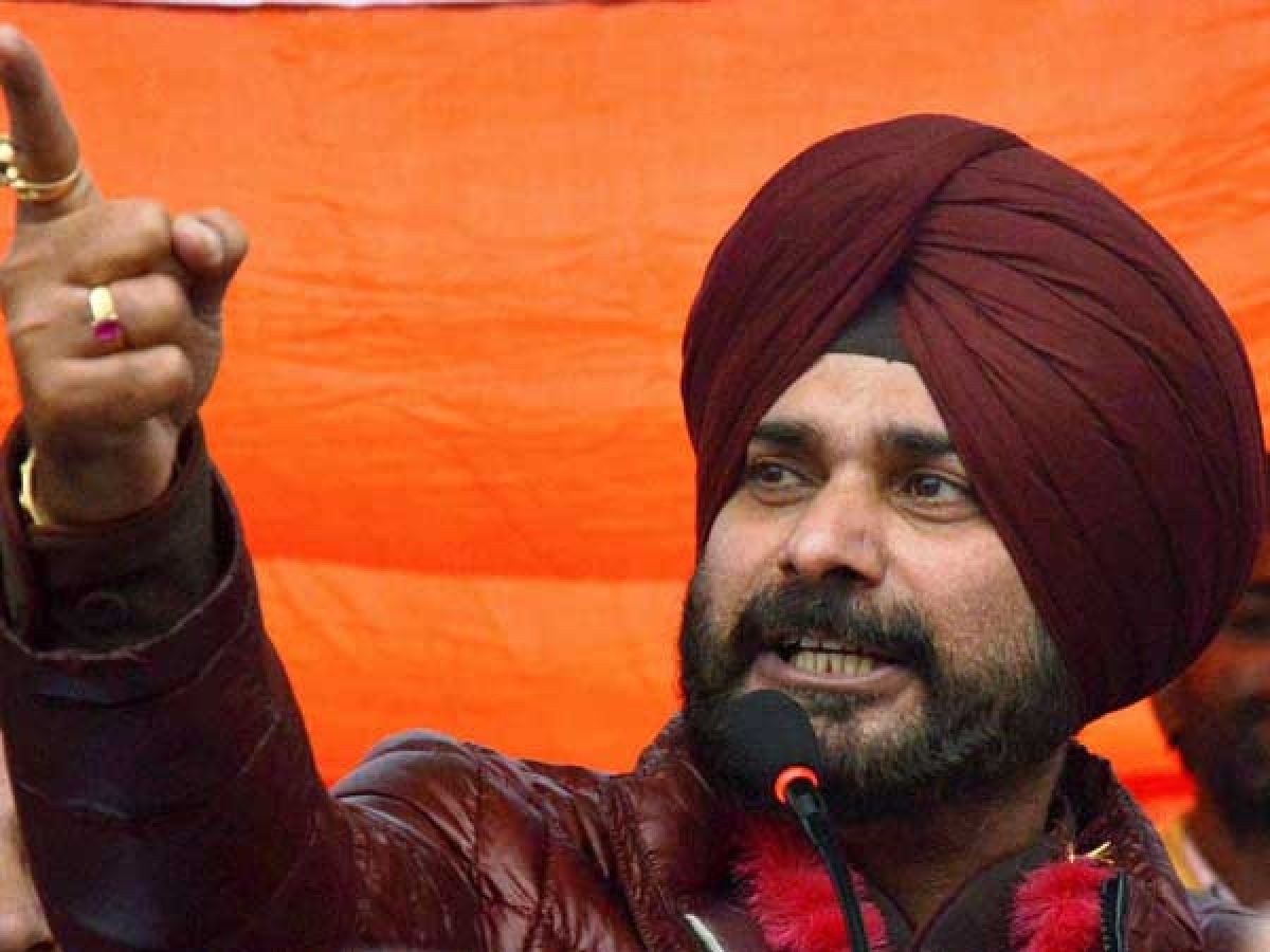 Do not create trouble for Christians: Navjot Singh Sidhu - Oneindia News