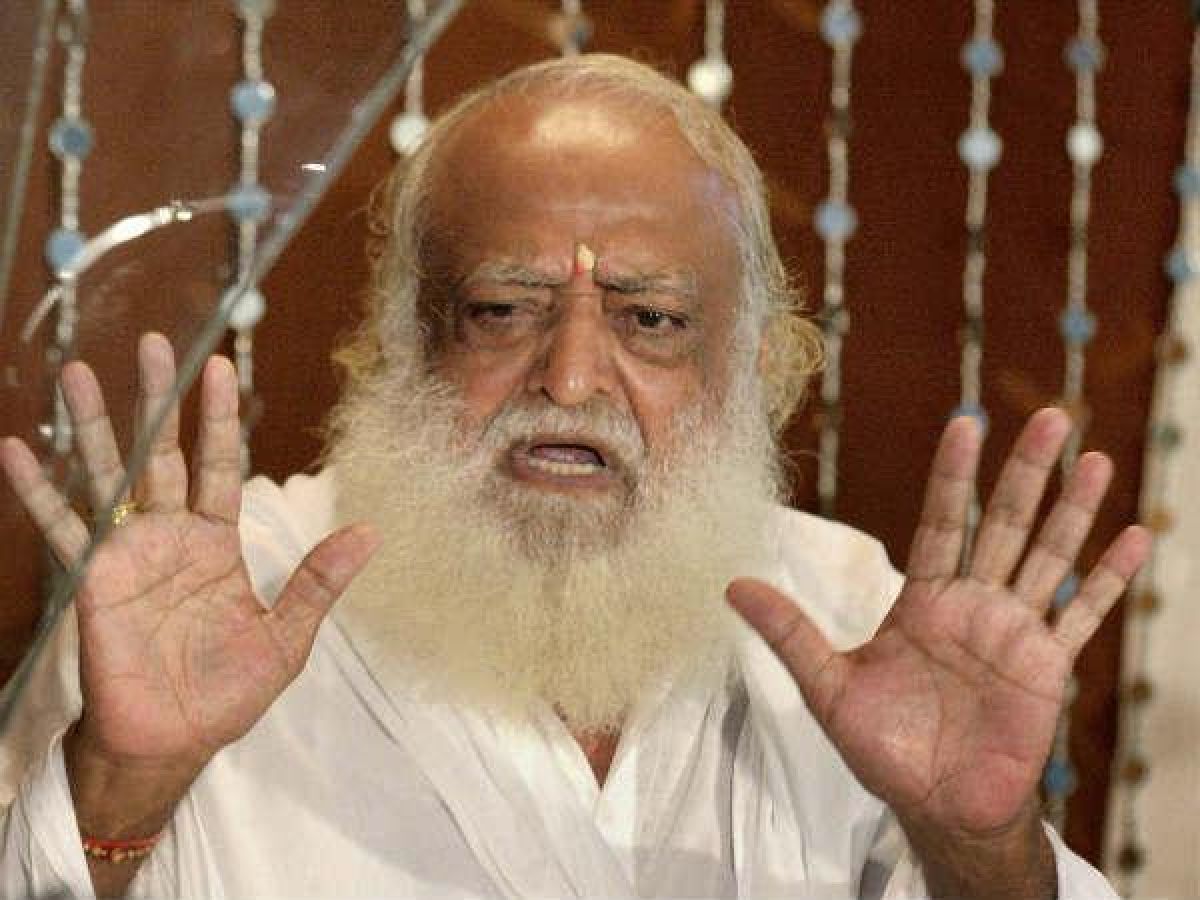 Asaram Bapu convicted: Other controversial 'gurus' in India - Oneindia News