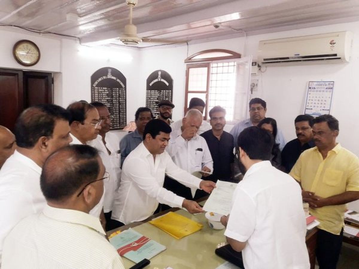 With Parrikar in AIIMS, Goa Congress stakes claim to form government ...