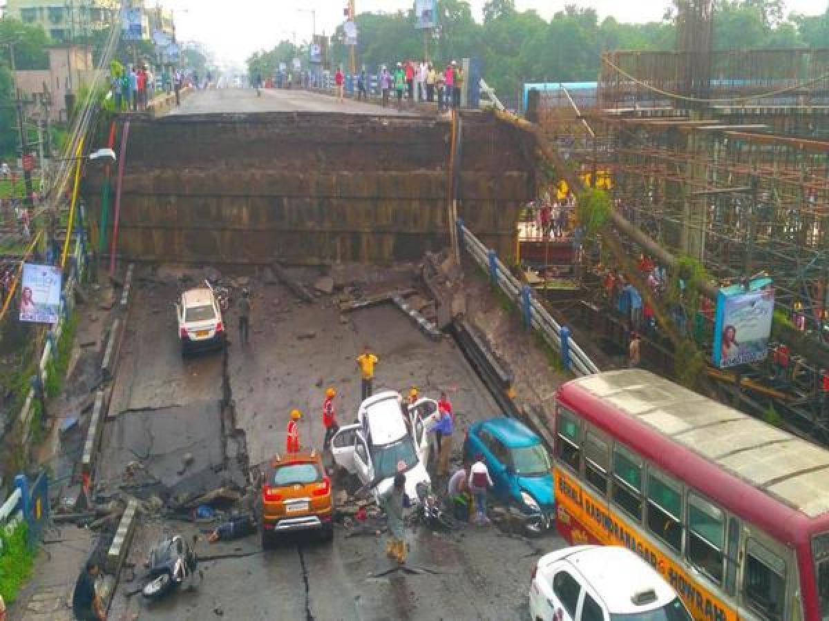 50-year-old Majerhat bridge in Kolkata collapses during rush hour ...